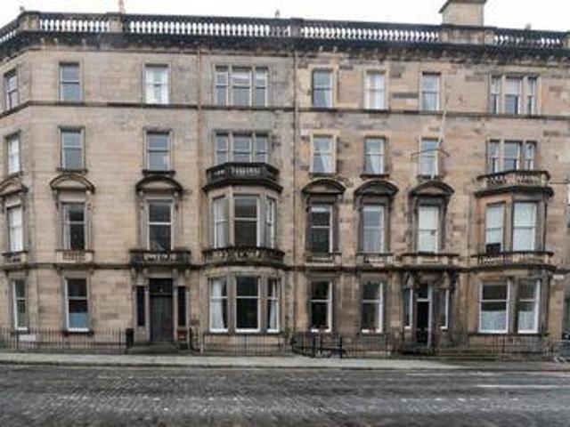 2 Bedrooms Flat for rent in Eglinton Crescent, Edinburgh EH12