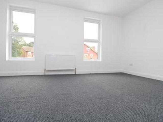 2 Bedrooms Flat for rent in Eglinton Hill, Woolwich SE18