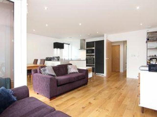 2 Bedrooms Flat for rent in Eltringham Street, London SW18