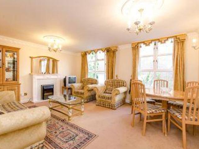2 Bedrooms Flat for rent in Elverton Street, Victoria SW1P