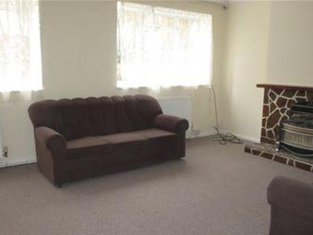 2 Bedrooms Flat for rent in Elvin Court, Church Lane, London NW9