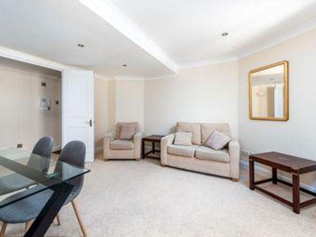 2 Bedrooms Flat for rent in Elystan Street, London SW3