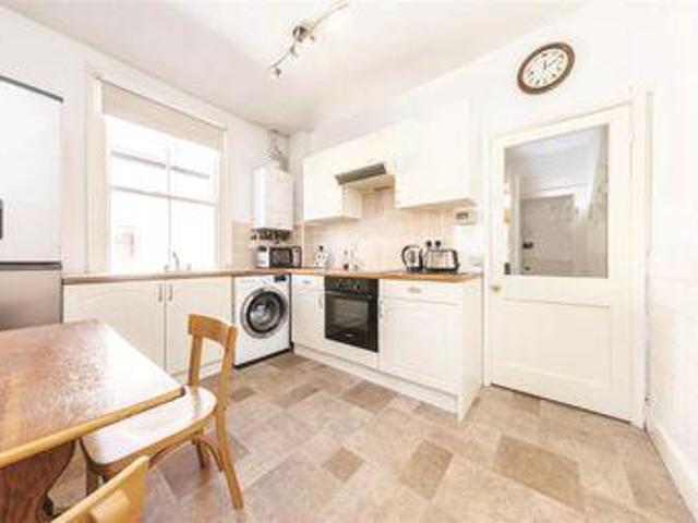 2 Bedrooms Flat for rent in Elborough Street, London SW18