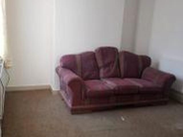 2 Bedrooms Flat for rent in Elder Gardens, London SE27