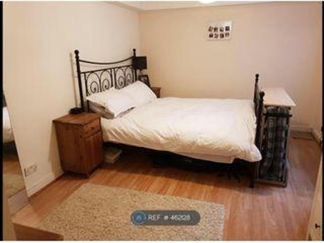 2 Bedrooms Flat for rent in Elderfield Place, London SW17