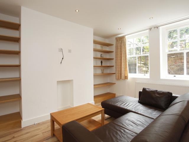 2 Bedrooms Flat for Rent in Elgin Avenue | Foxtons