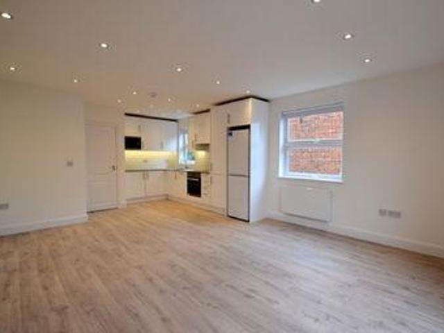 2 Bedrooms Flat for rent in Eli Court, Windsor Road, London N3