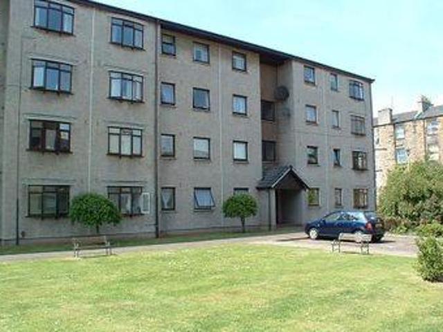 2 Bedrooms Flat for rent in Elliot Street, Leith Walk, Edinburgh EH7