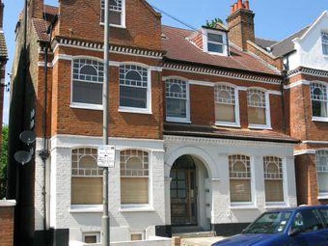 2 Bedrooms Flat for rent in Elmbourne Road, Balham SW17