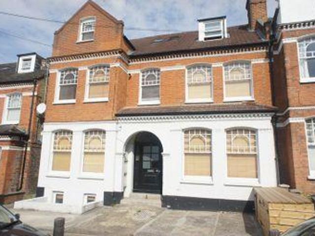 2 Bedrooms Flat for rent in Elmbourne Road, London SW17