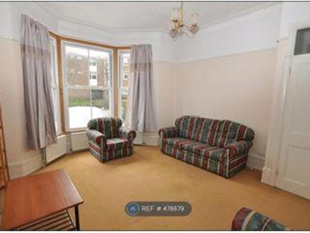 2 Bedrooms Flat for rent in Elmfield Road, London SW17