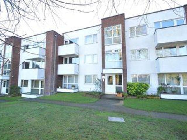 2 Bedrooms Flat for rent in Elmslie Court, North Road, Maidenhead, Berkshire SL6