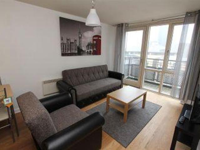 2 Bedrooms Flat for rent in Elmwood Lane, Leeds LS2
