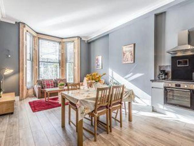 2 Bedrooms Flat for rent in Elsham Road, Holland Park W14