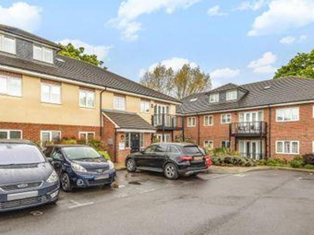 2 Bedrooms Flat for rent in Elsworth Court, Cottonham Close N12
