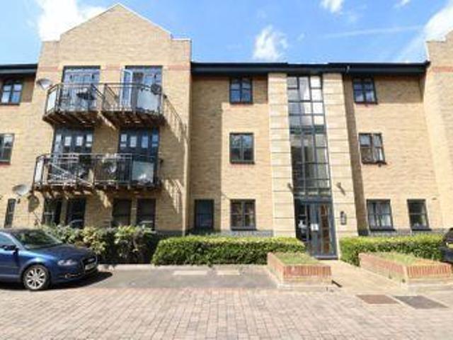 2 Bedrooms Flat for rent in Equity Square, London E2