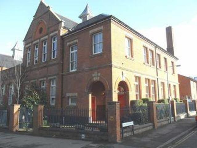 2 Bedrooms Flat for rent in Euclid Street, Swindon SN1