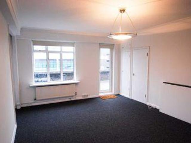 2 Bedrooms Flat for rent in Euston Road, London NW1