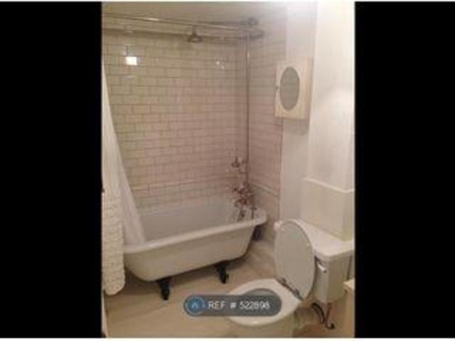 2 Bedrooms Flat for rent in Evering Rd, London N16