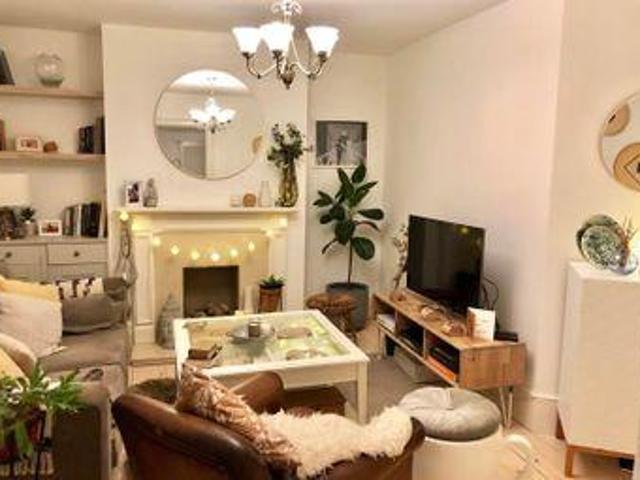 2 Bedrooms Flat for rent in Ewell Road, Surbiton KT6