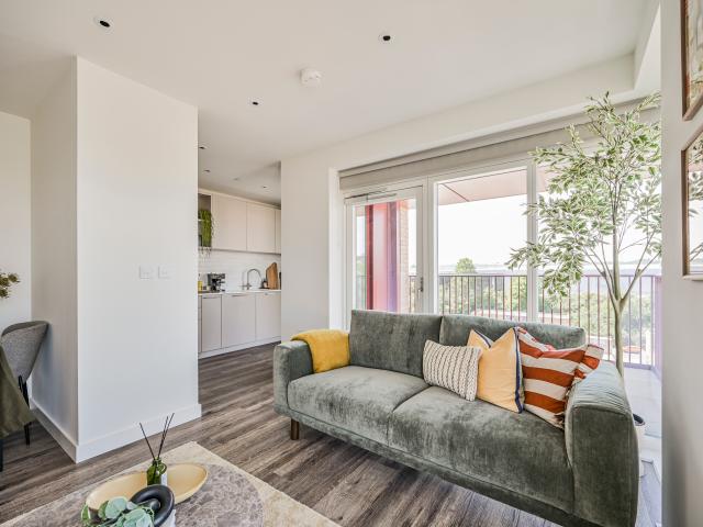 2 Bedrooms Flat for Rent in Foundry Yard | Foxtons