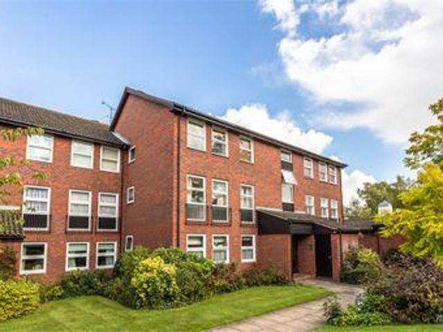 2 Bedrooms Flat for rent in Fountain Gardens, Windsor SL4