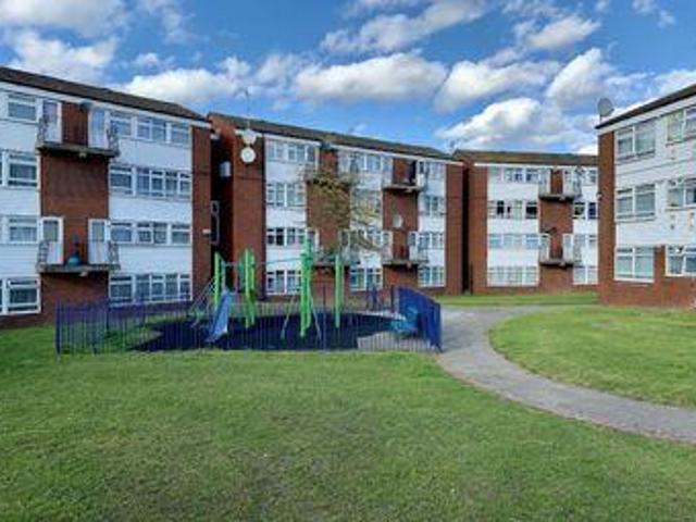2 Bedrooms Flat for rent in Font Hills, East Finchley, London N2