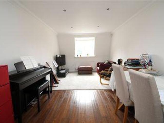 2 Bedrooms Flat for rent in Fontaine Court, 45 High Street, London N14