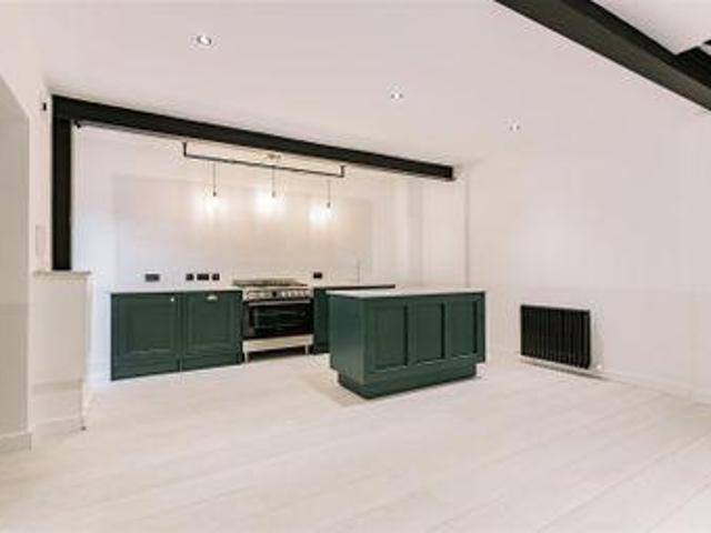 2 Bedrooms Flat for rent in Fonthill Mews, London N4