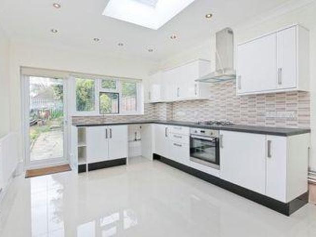 2 Bedrooms Flat for rent in Fordwych Road, Kilburn NW2