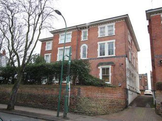 2 Bedrooms Flat for rent in Forest Road West, Nottingham NG7
