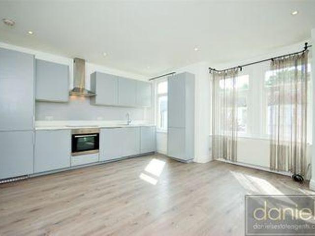 2 Bedrooms Flat for rent in Fortunegate Road, Harlesden, London NW10
