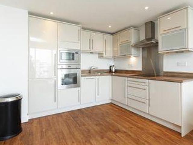 2 Bedrooms Flat for rent in Fathom Court, 2 Basin Approach, London E16