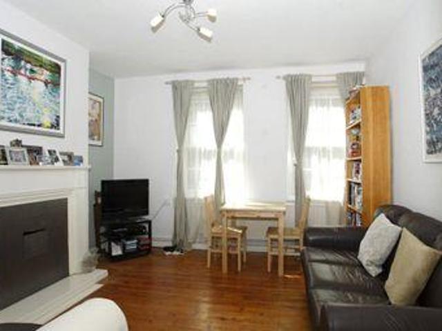 2 Bedrooms Flat for rent in Faunce House, Doddington Grove, Kennington, London SE17