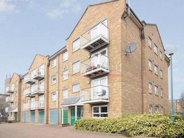 2 Bedrooms Flat for rent in Fawley Lodge, Docklands E14