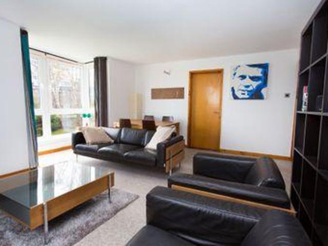 2 Bedrooms Flat for rent in Fair A Far, Cramond, Edinburgh EH4