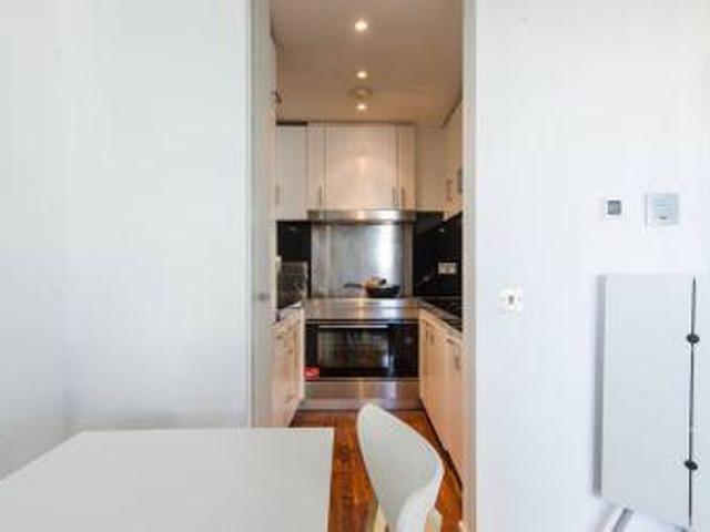2 Bedrooms Flat for rent in Fairmont Avenue, Docklands E14