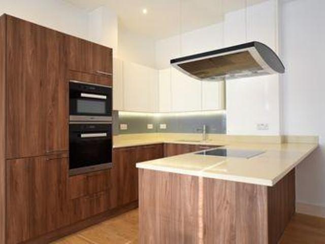 2 Bedrooms Flat for rent in Fairmont Mews, Golders Green NW2