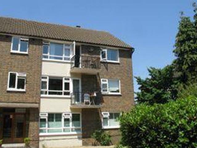 2 Bedrooms Flat for rent in Fairacres, Sheen Road, Richmond TW10