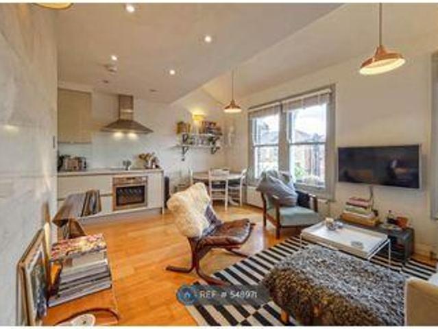 2 Bedrooms Flat for rent in Fairbridge Road, London N19