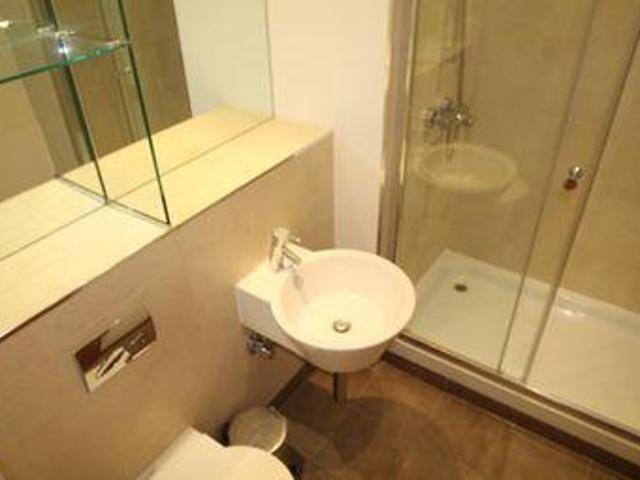 2 Bedrooms Flat for rent in Fairfield Road, Croydon CR0