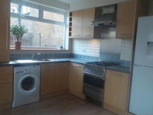 2 Bedrooms Flat for rent in Fairlop Road, London E11