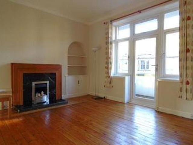2 Bedrooms Flat for rent in Falcon Avenue, Morningside, Edinburgh EH10