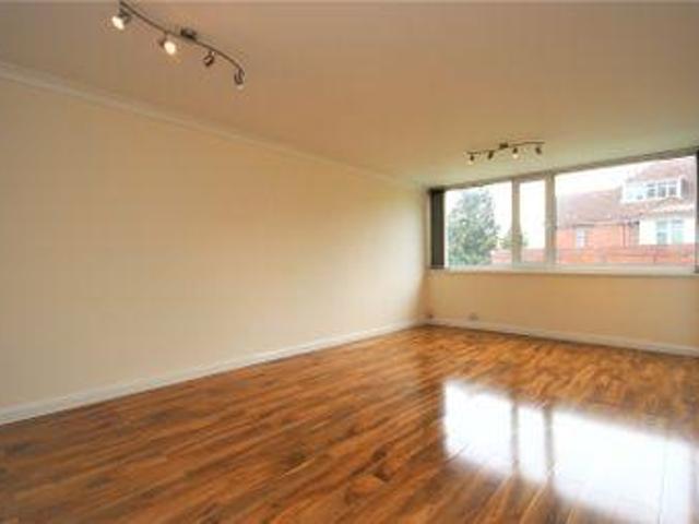 2 Bedrooms Flat for rent in Falcon Court, Southfield Road, Bristol, Bristol, City Of BS9