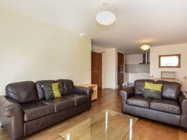 2 Bedrooms Flat for rent in Falcon Drive, Cardiff CF10