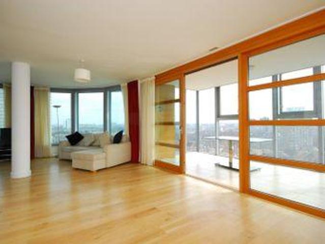 2 Bedrooms Flat for rent in Falcon Wharf, Battersea SW11