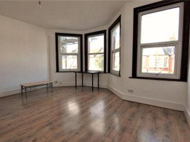 2 Bedrooms Flat for rent in Falkland Road, Harrin, London N8