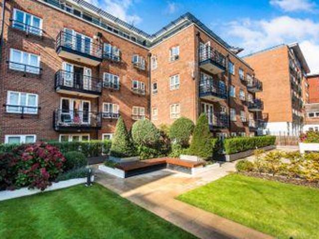 2 Bedrooms Flat for rent in Falmouth House, Seven Kings Way, Kingston Upon Thames KT2