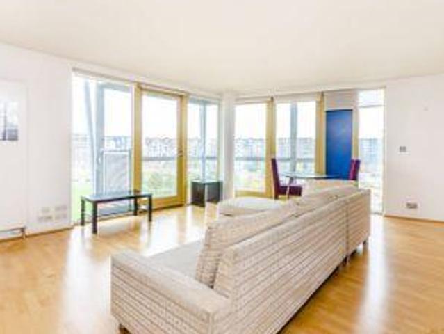2 Bedrooms Flat for rent in Farnsworth Court, Greenwich Millennium Village SE10