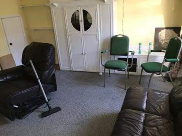 2 Bedrooms Flat for rent in Farr Avenue, Barking IG11